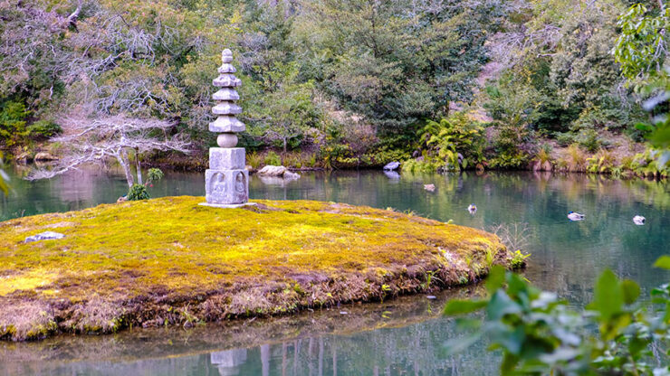 A closer look at Kyoto’s Kinkaku-ji Golden Pavilion - Repeat Traveller